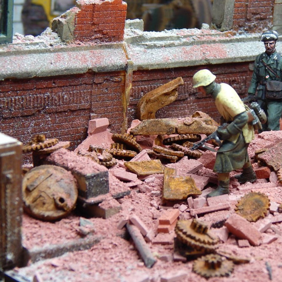 Rusty old model Scrap Metal 1:35