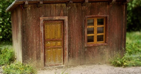 Rundown Country Station N gauge