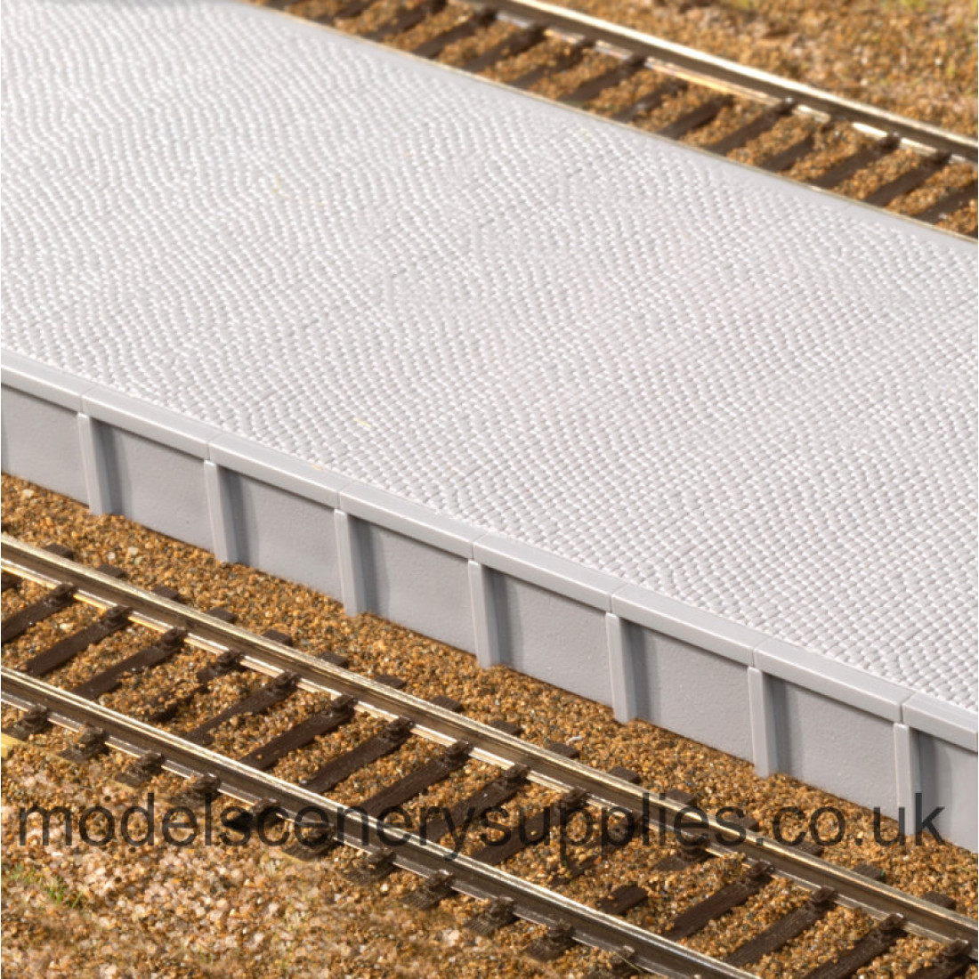 Model Platform edging side walls in TT scale 1:120 from Auhagen 43588