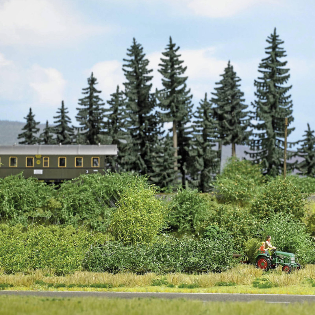 Shrub and Bush Mat late summer Green Busch 3599