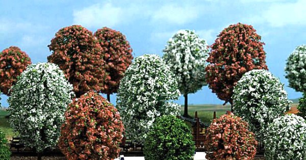 Model Autumn Deciduous Trees Small for N gauge model railways