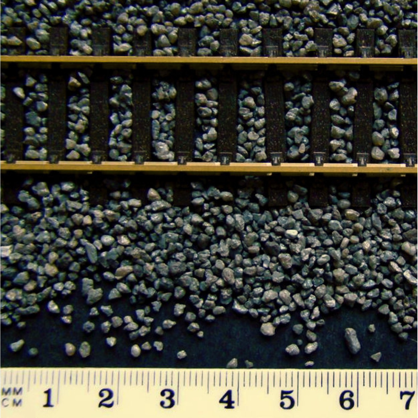 Model railway Dark-Grey ballast OO gauge from EEZYLOADS BAL-007