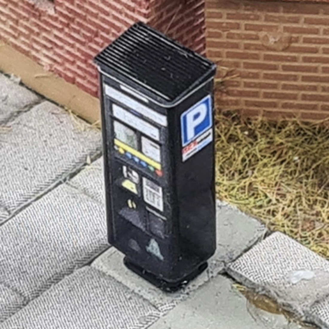 Model Railway Pay and Display Parking machines OO gauge