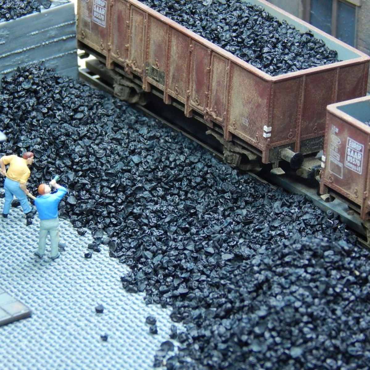 Model Railway Sacks of coal OO