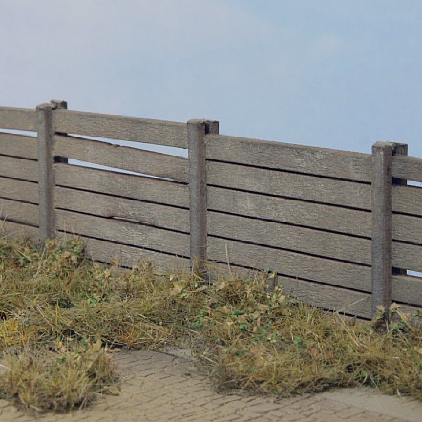 Model railway Concrete Fence in OO Model Scene 48800