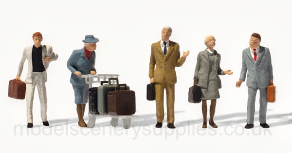 Model railway People on the Platform with Luggage and Trolley OO