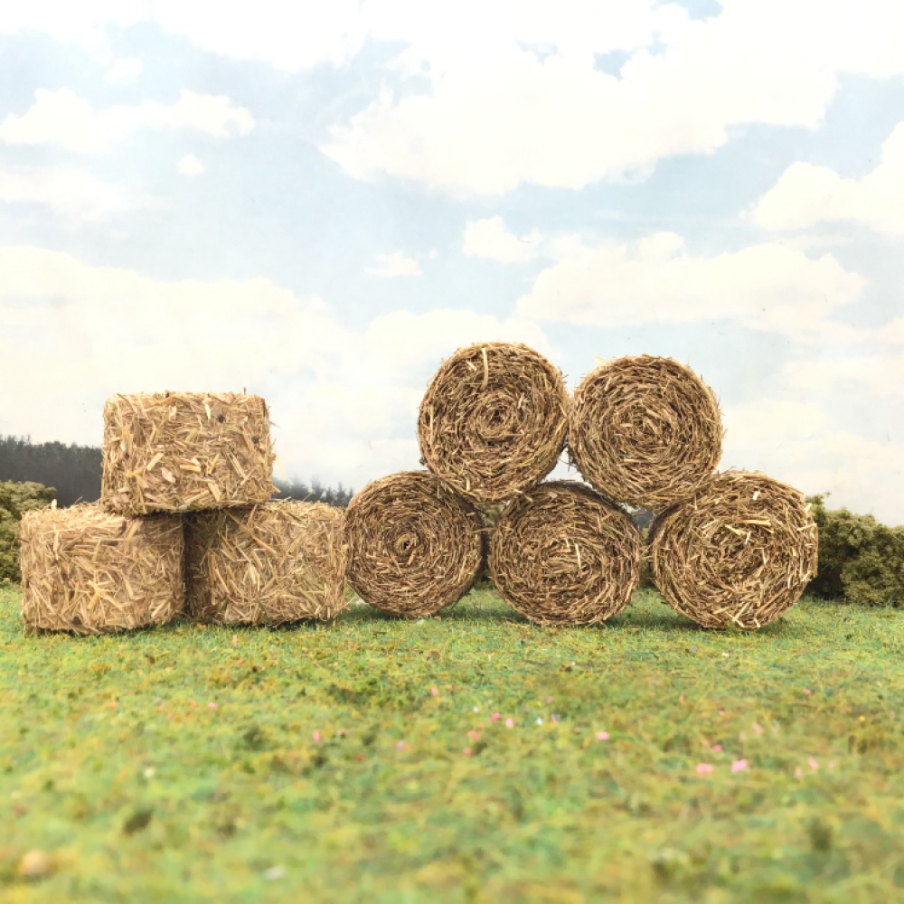 Model Round Hay Bales