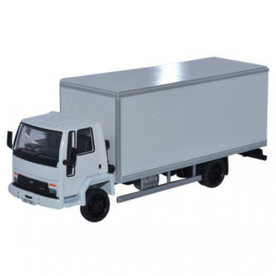 Model Ford Cargo Box Van White in OO