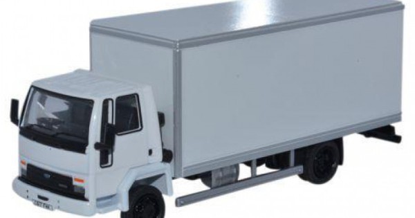 Model Ford Cargo Box Van White in OO