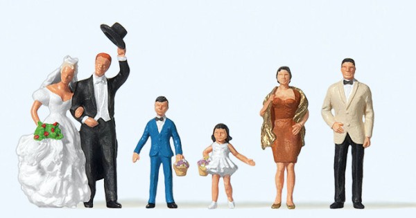 Scale model Wedding Scene, Bride and Groom figures in OO