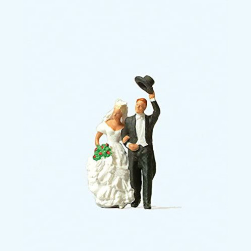 Scale model Wedding Scene, Bride and Groom figures in OO