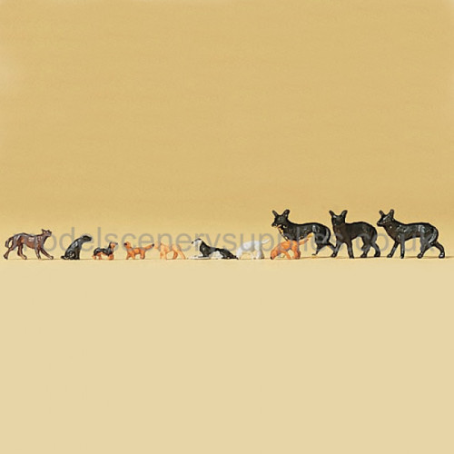 Scale model dogs for N gauge model railways