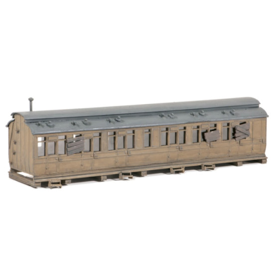 MODEL GROUNDED COACH in OO for model railways