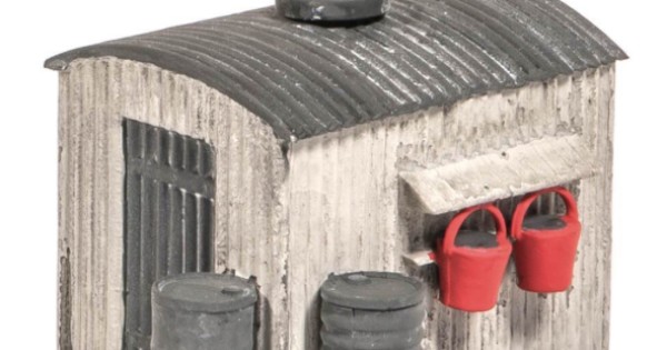 Lamp Huts with Oil Drums in OO for model railways