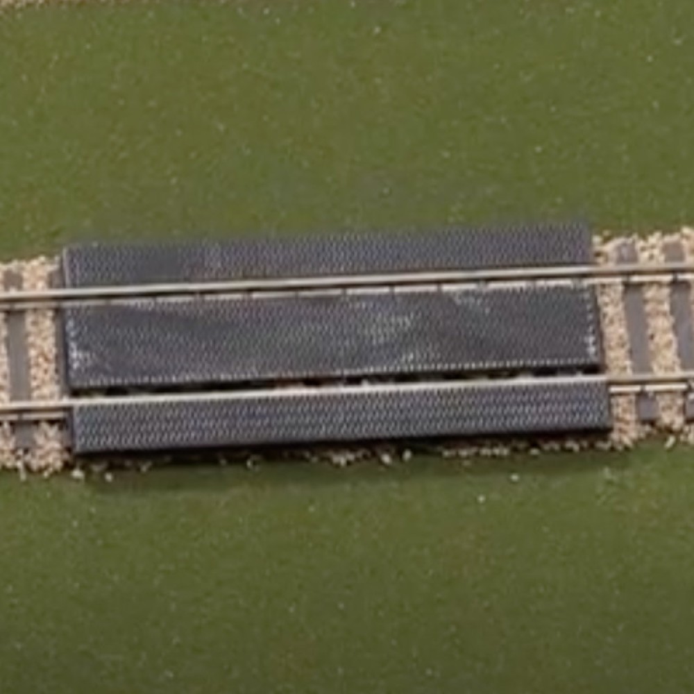 Model railway Wooden Level Crossing N gauge
