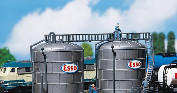 Model N gauge railway Oil Tanks from Faller 222131