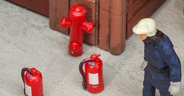 Faller 180950 Fire Extinguishers (6) and Hydrants (2) Kit I