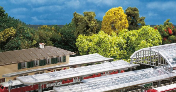 Model railway Platforms and Canopy in Z Gauge