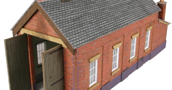 N gauge Engine Shed in red Brick Metcalfe PN931