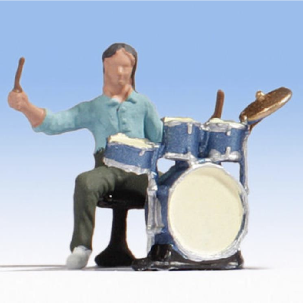 Noch N1583901 Single Figure - DANIELA THE DRUMMER FIGURE